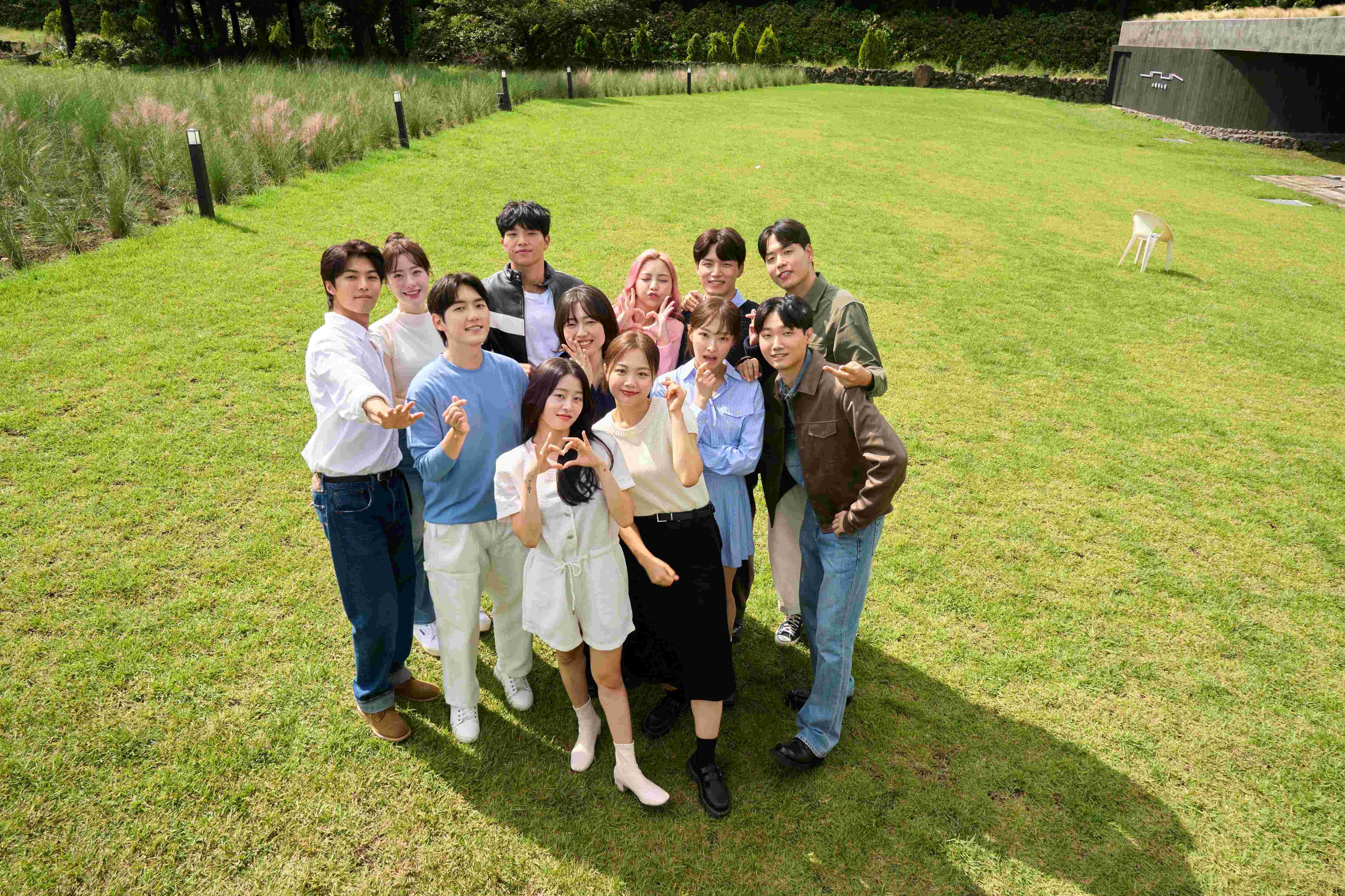 นักแสดง 12 คนจาก Netflix 'Better Late Than Single' เปิดเผยความรู้สึก ...