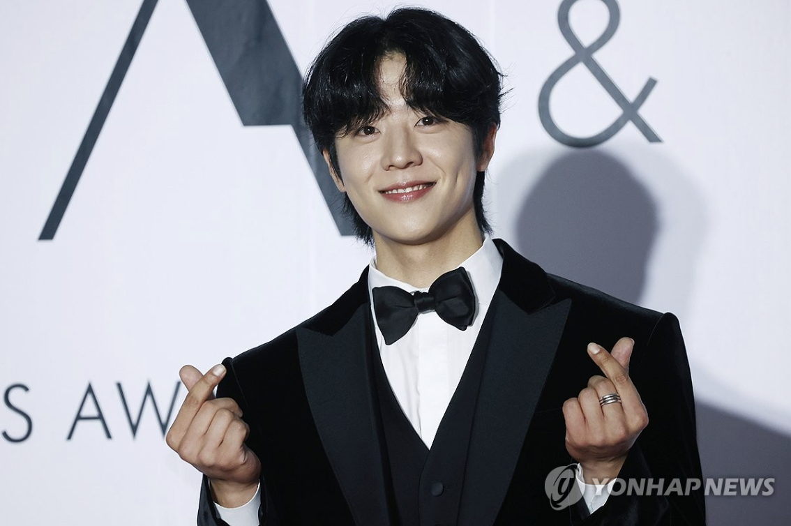 Chae Jong-hyeop, avec Baek Jong-won dans 'Le Chef de l'Antarctique ...