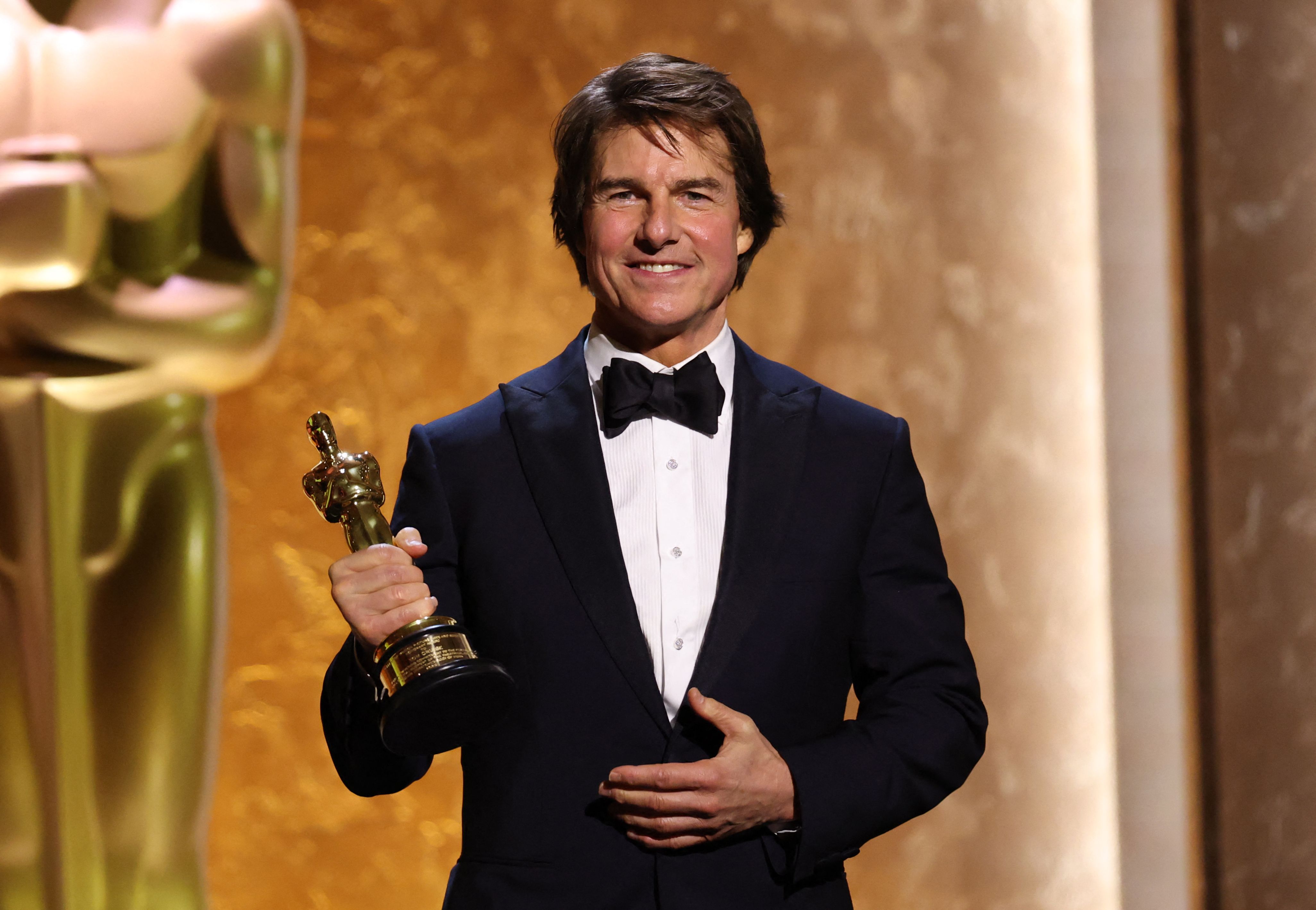 Tom Cruise Wins Academy Honorary Award, Receiving His First Oscar ...
