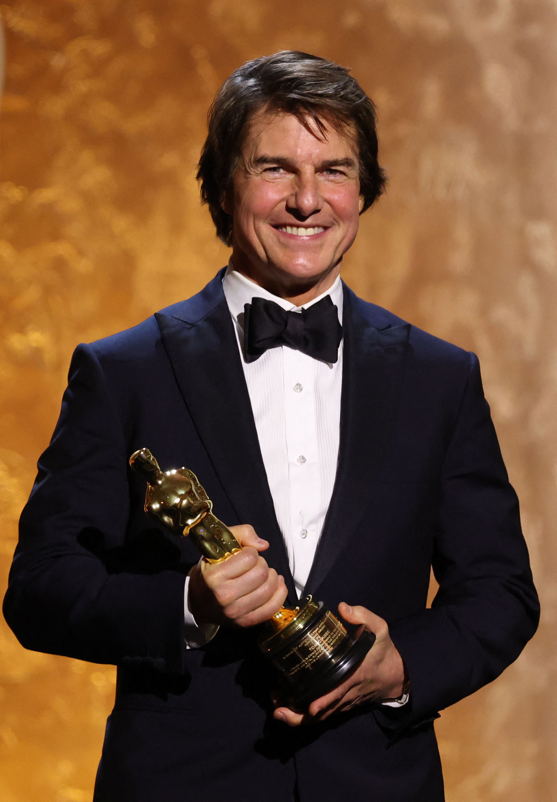 Tom Cruise Wins Academy Honorary Award, Receiving His First Oscar ...