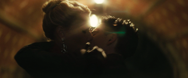 Gwyneth Paltrow, reacciones de su hijo ante la escena de cama con ...