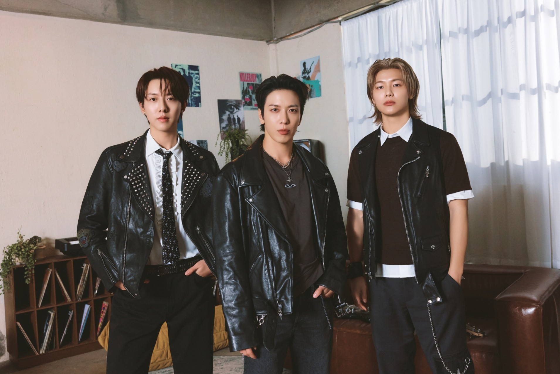 CNBLUE, today (7th) releases their 3rd regular album '3LOGY'... "An ...