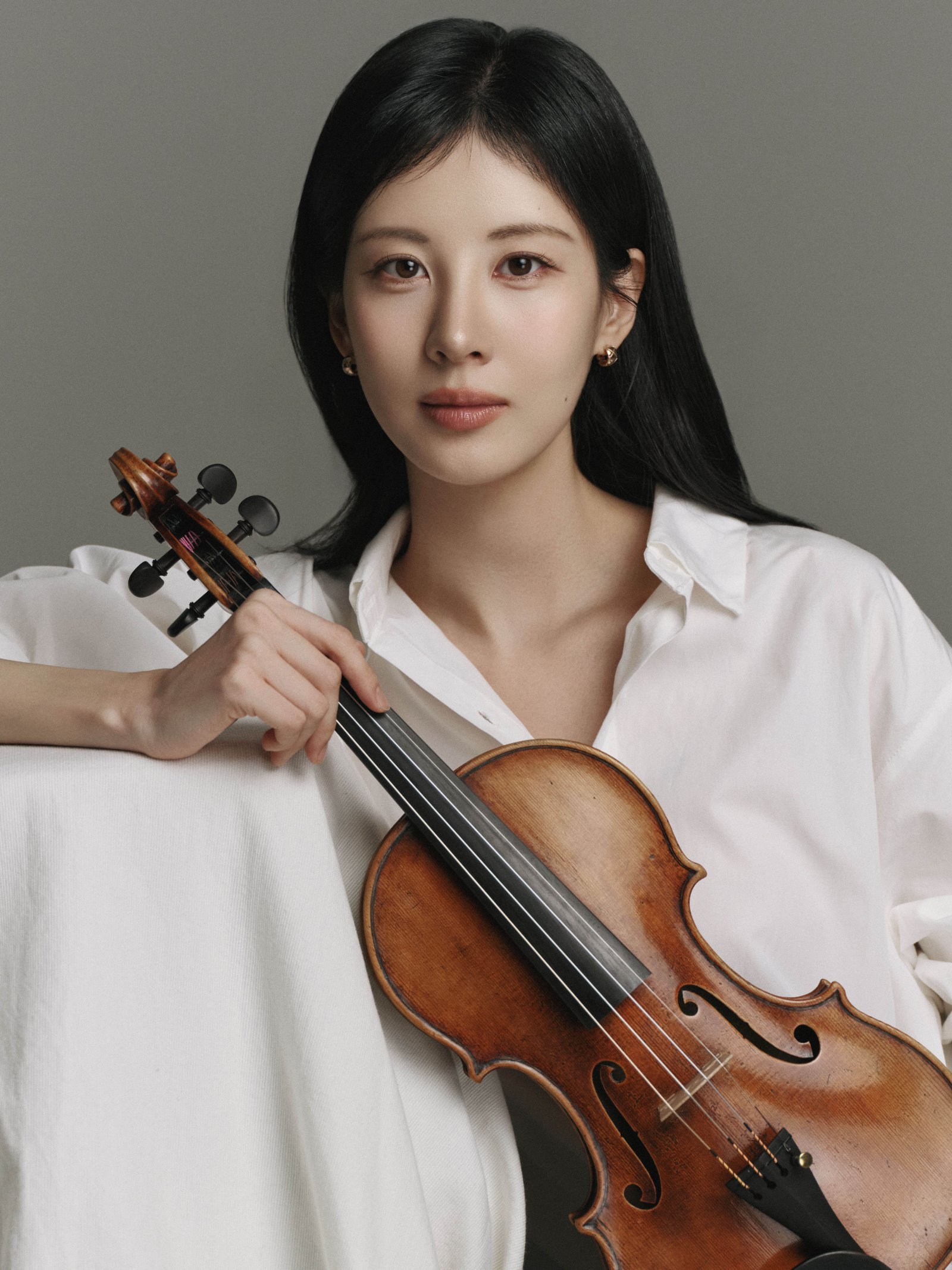 Seohyun to Perform with Orchestra After 5 Months of Violin Training