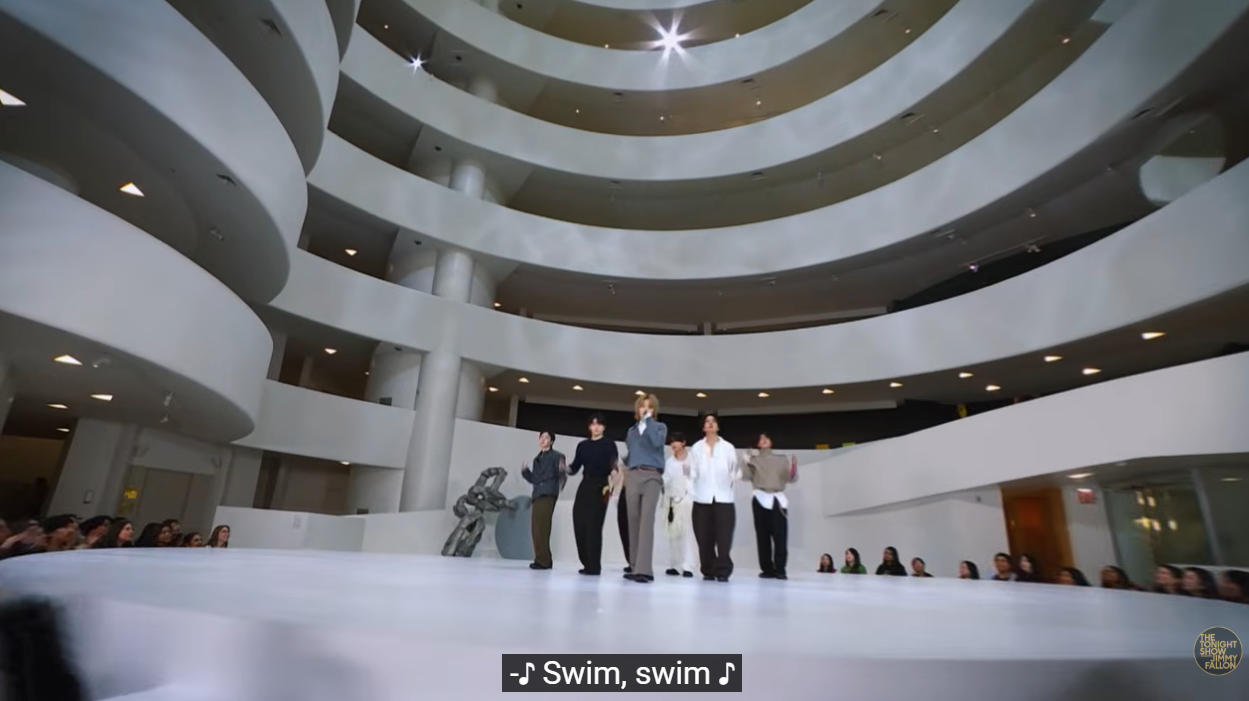 [照片&]BTS於美國《Jimmy Fallon》節目首度公開新歌〈Swim〉…古根海姆音樂會現場